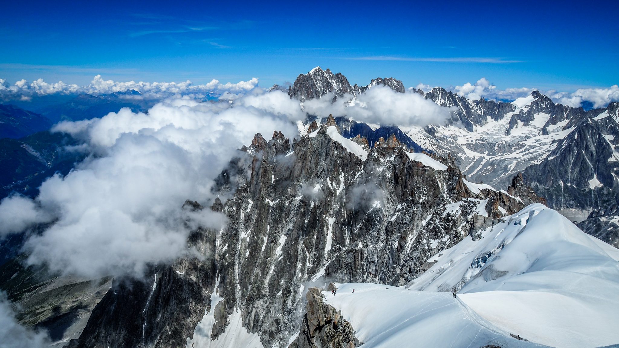 Guide to Chamonix: 1 day at the base of Mont Blanc - Pin Your Footsteps ...