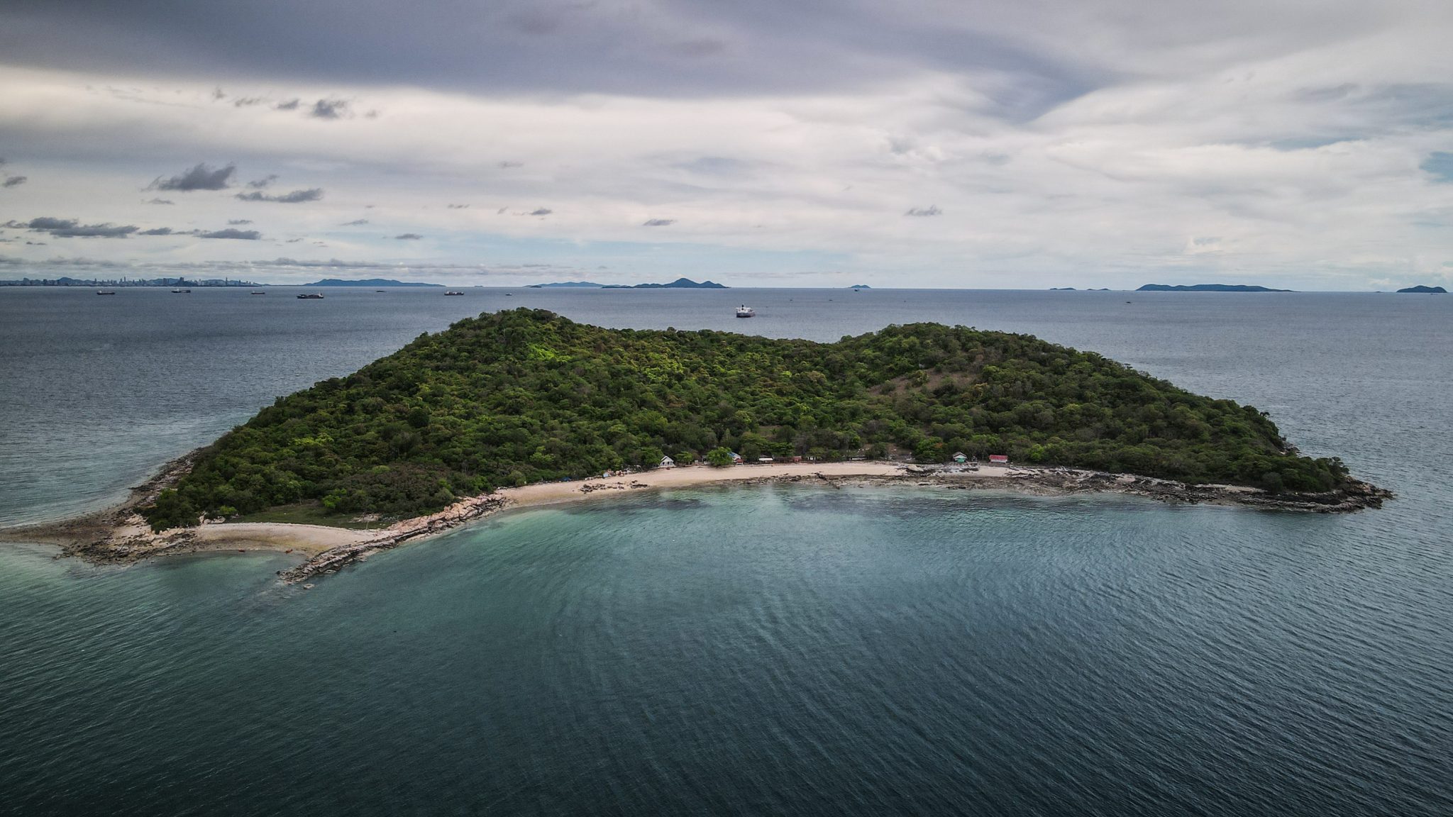 Koh Sichang: the closest island to Bangkok - Pin Your Footsteps ...