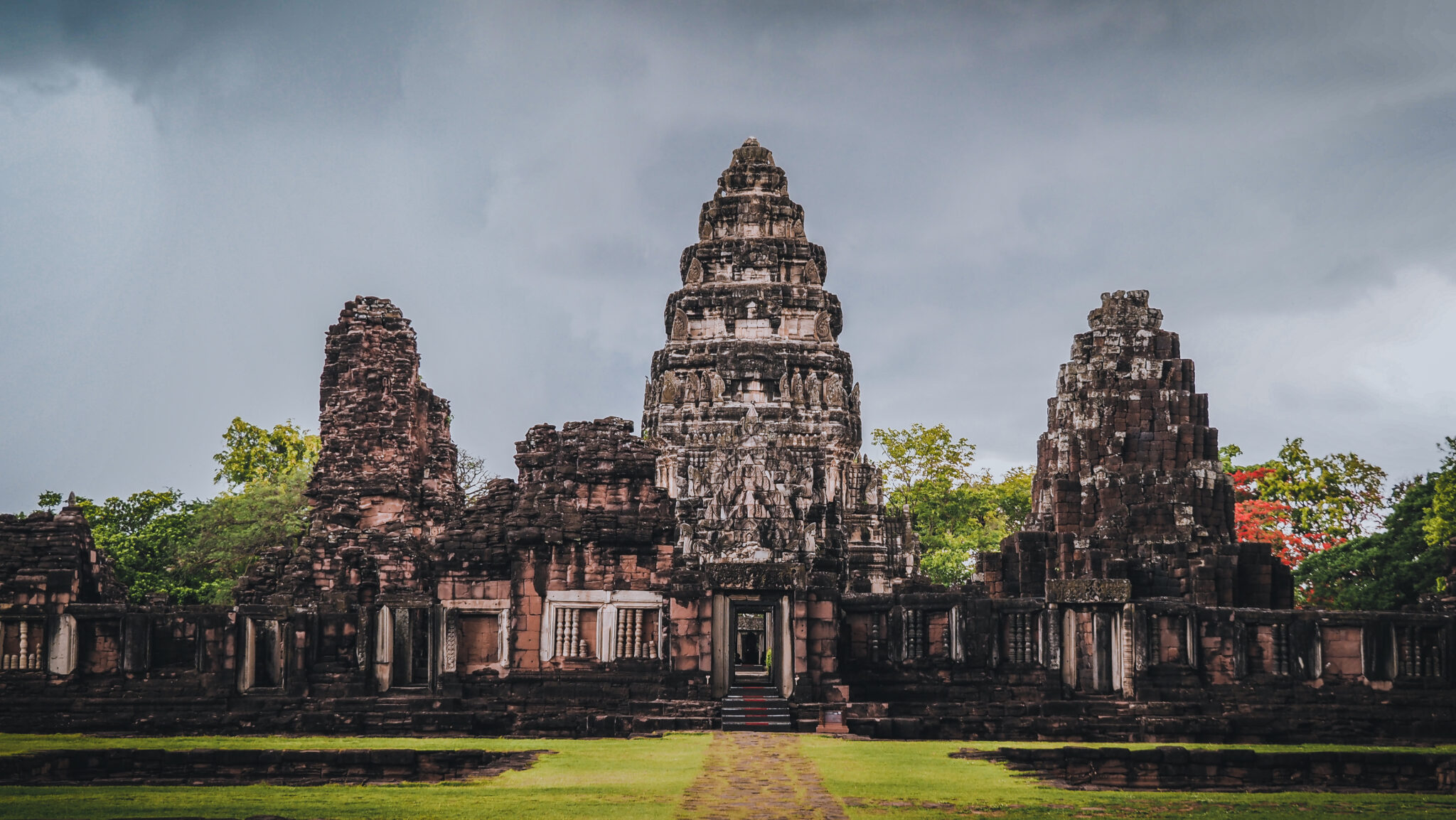 Exploring the ancient ruins of Phimai - Pin Your Footsteps - Travel Blog