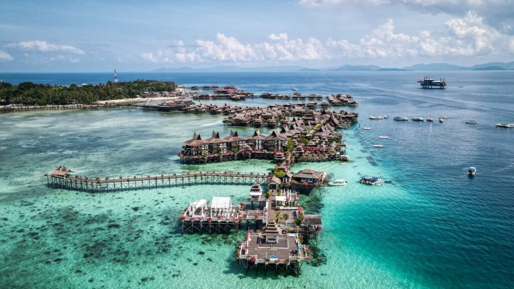 Semporna: island hopping and the best snorkelling in Sabah - Pin Your ...