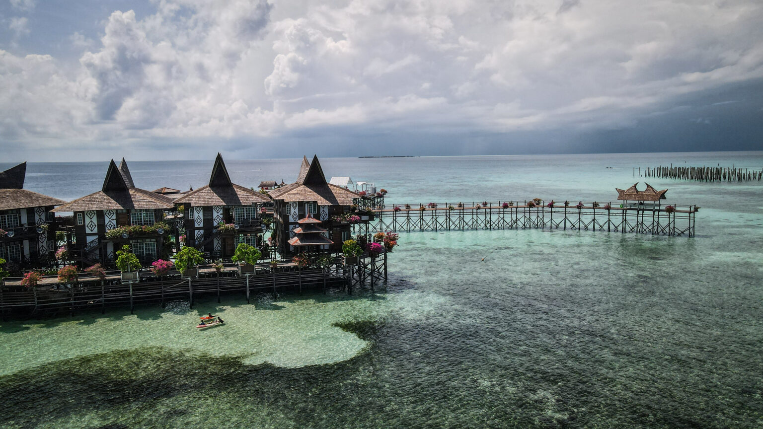 Semporna: island hopping and the best snorkelling in Sabah - Pin Your ...